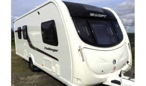 Swift Challenger 580 Island bed. – Christchurch Caravans